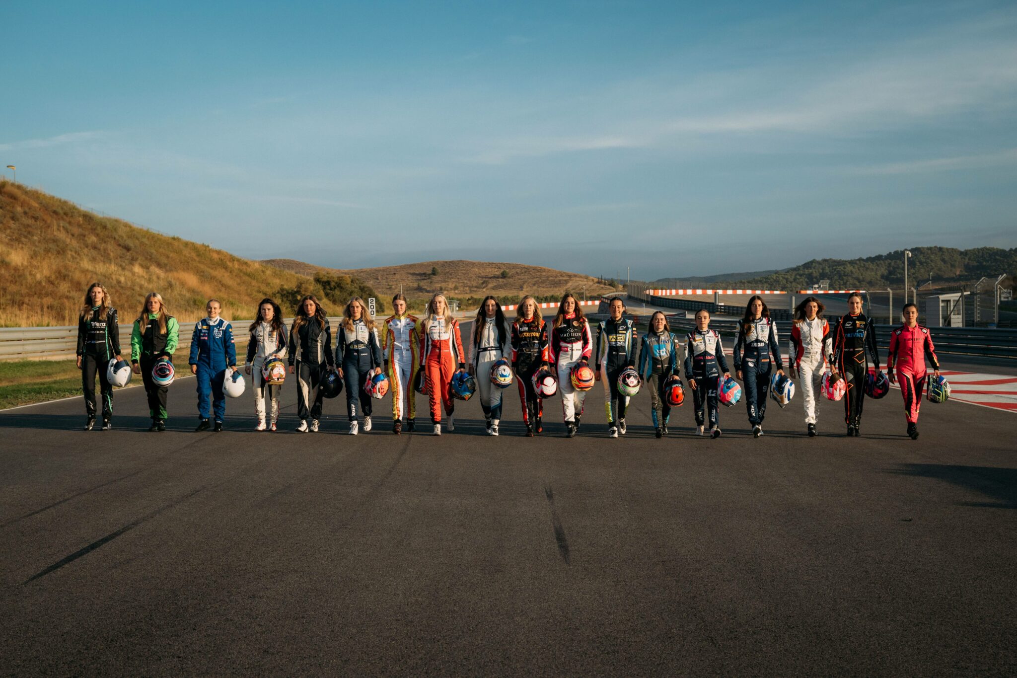 Stevens on top after intense inaugural F1 Academy Rookie Test in ...
