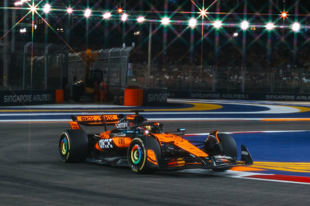 F1 | FP2 | Singapore Grand Prix | Piastri fastest in chaotic red ...