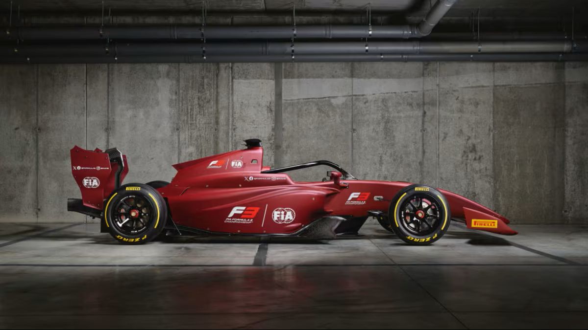 Speed, power and precision: Comparing F2 and F3 racing cars in 2025 ...