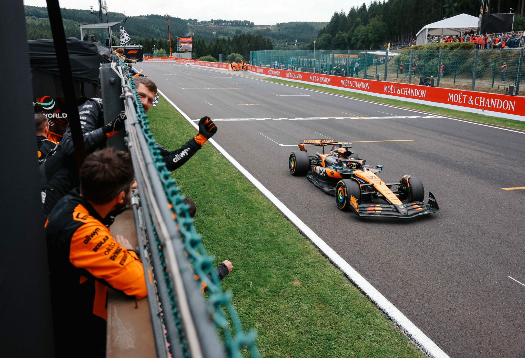 Hamilton “had fun trying to make his way through” in F1 Belgian GP ...